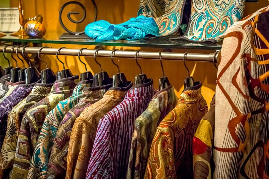 What is "Art to Wear" clothing? - Fashion Res